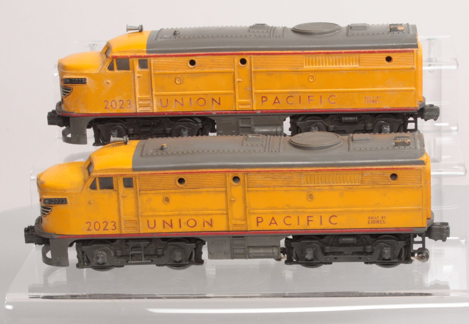 Lionel 2023 Union Pacific Gray & Yellow Alco AA Diesel Locomotive Set/Box | eBay