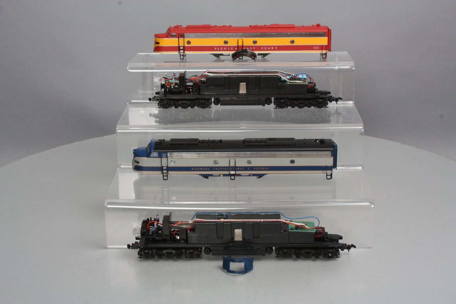 Proto 2000 HO Locomotives 8710 FEC E8, 8195 RF&P E8 (2) | eBay
